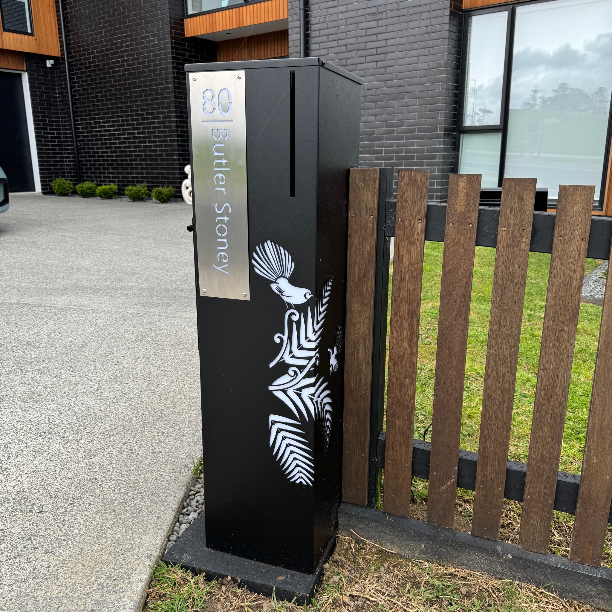 Column Letterboxes